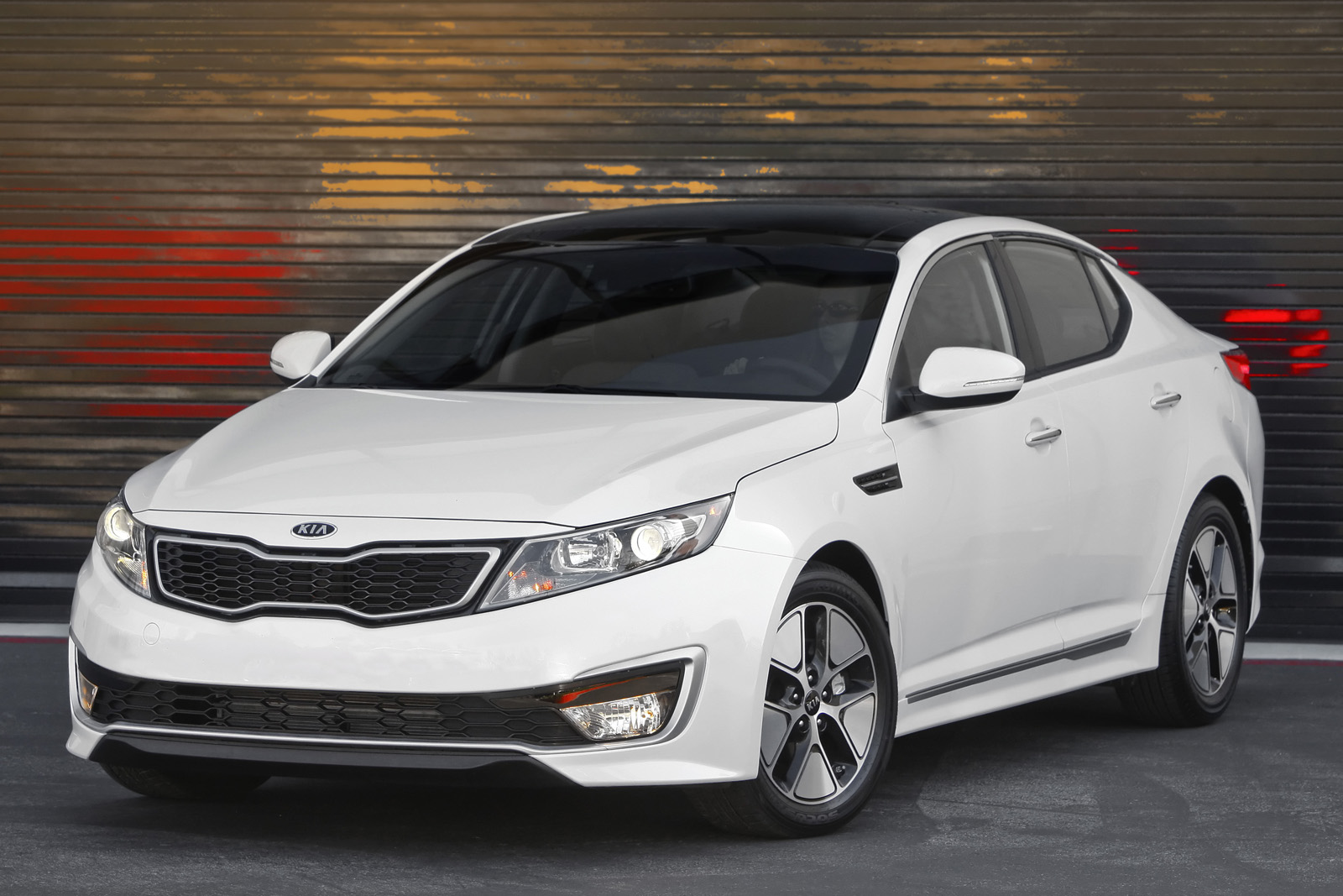 Kia Optima Hybrid Launched At The Los Angeles Motor Show Automotorblog